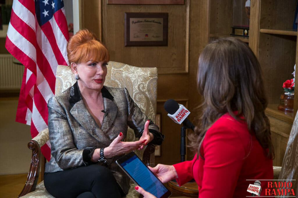 Prosto z Warszawy: wywiad Ambasador USA Georgette Mosbacher dla Radio ...